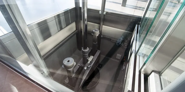 Hydraulische Aufzüge - Mit Druck nach oben | LUTZ Aufzüge